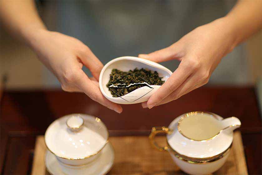 Tea Art Performance - DIAOYUTAI STATE GUESTHOUSE