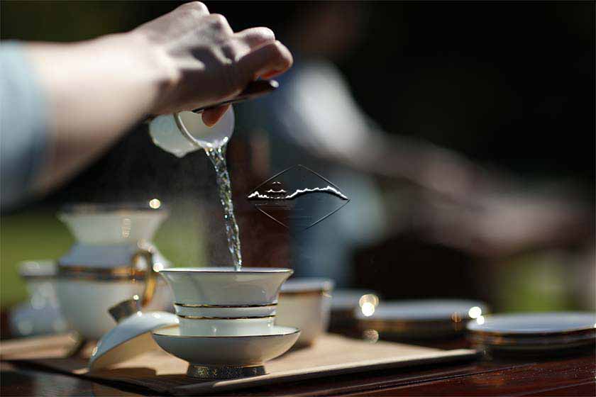 Tea Art Performance - DIAOYUTAI STATE GUESTHOUSE