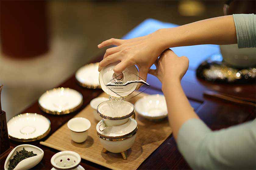 Tea Art Performance - DIAOYUTAI STATE GUESTHOUSE