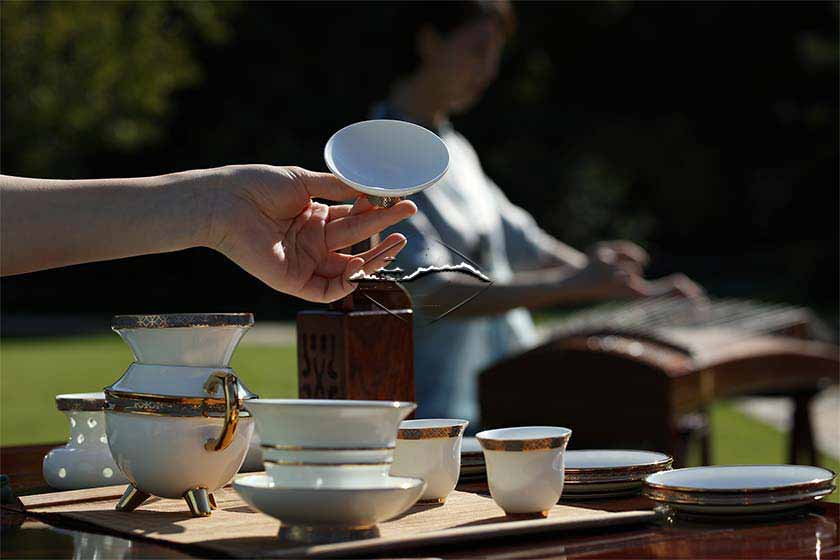 Tea Art Performance - DIAOYUTAI STATE GUESTHOUSE
